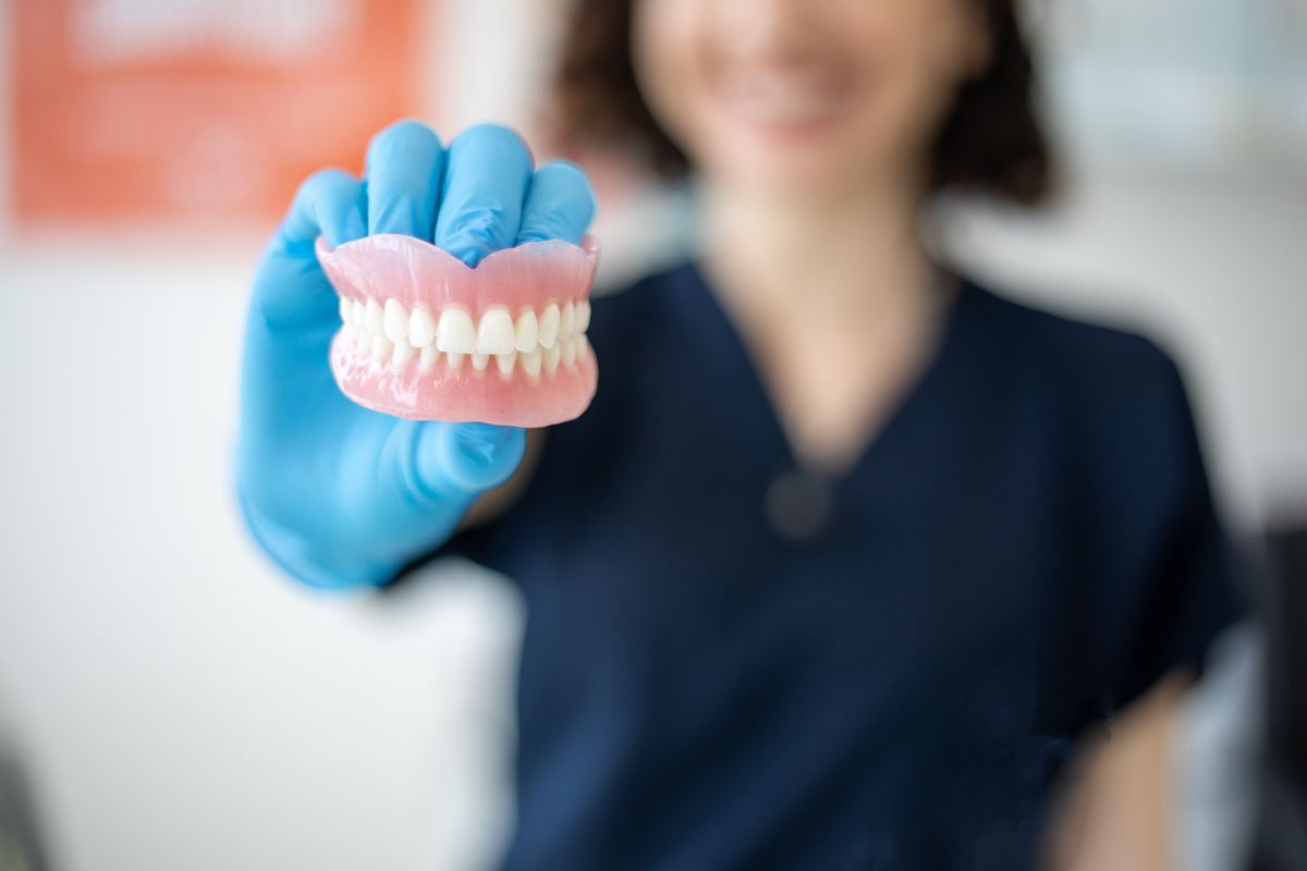 Complete Guide to Dentures: Types And Benefits | Greenwoods